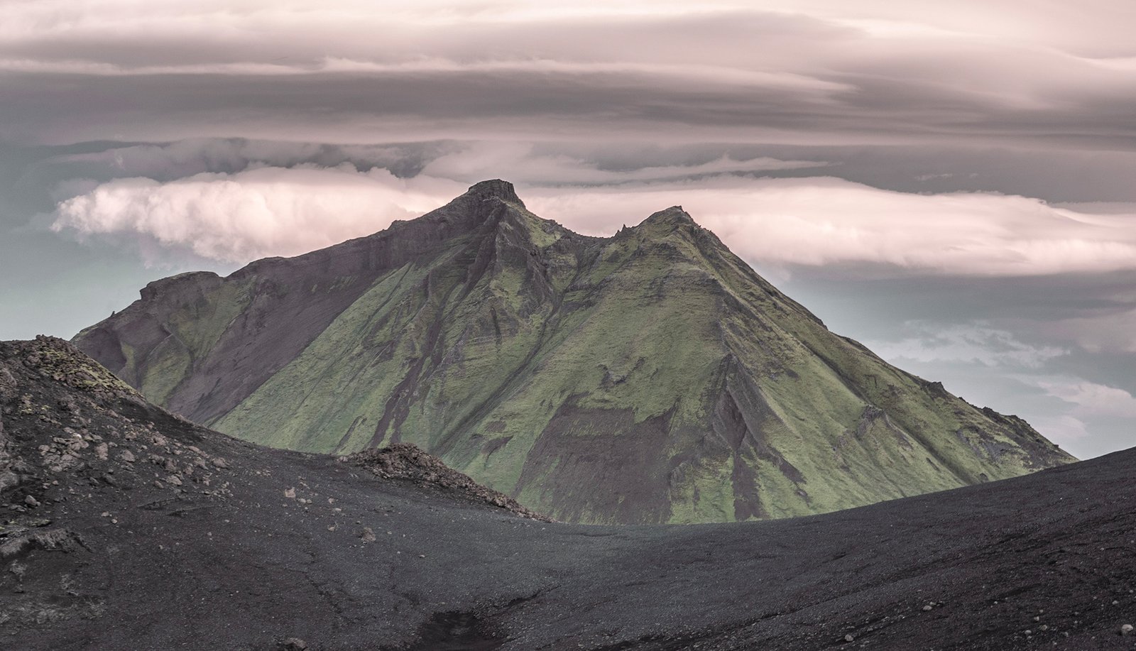 Laugavegur Trek in Iceland: Steps, Infos, Map, GPX